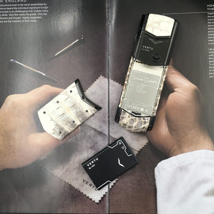 Signature S – Himalayan Crocodile Invisible Keyboard – Go Easy For Vertu